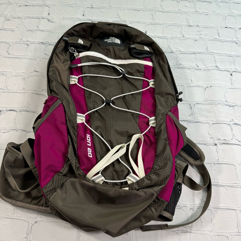 The North Face Ion 20 Hiking Backpack Lightweight Exo… - Gem